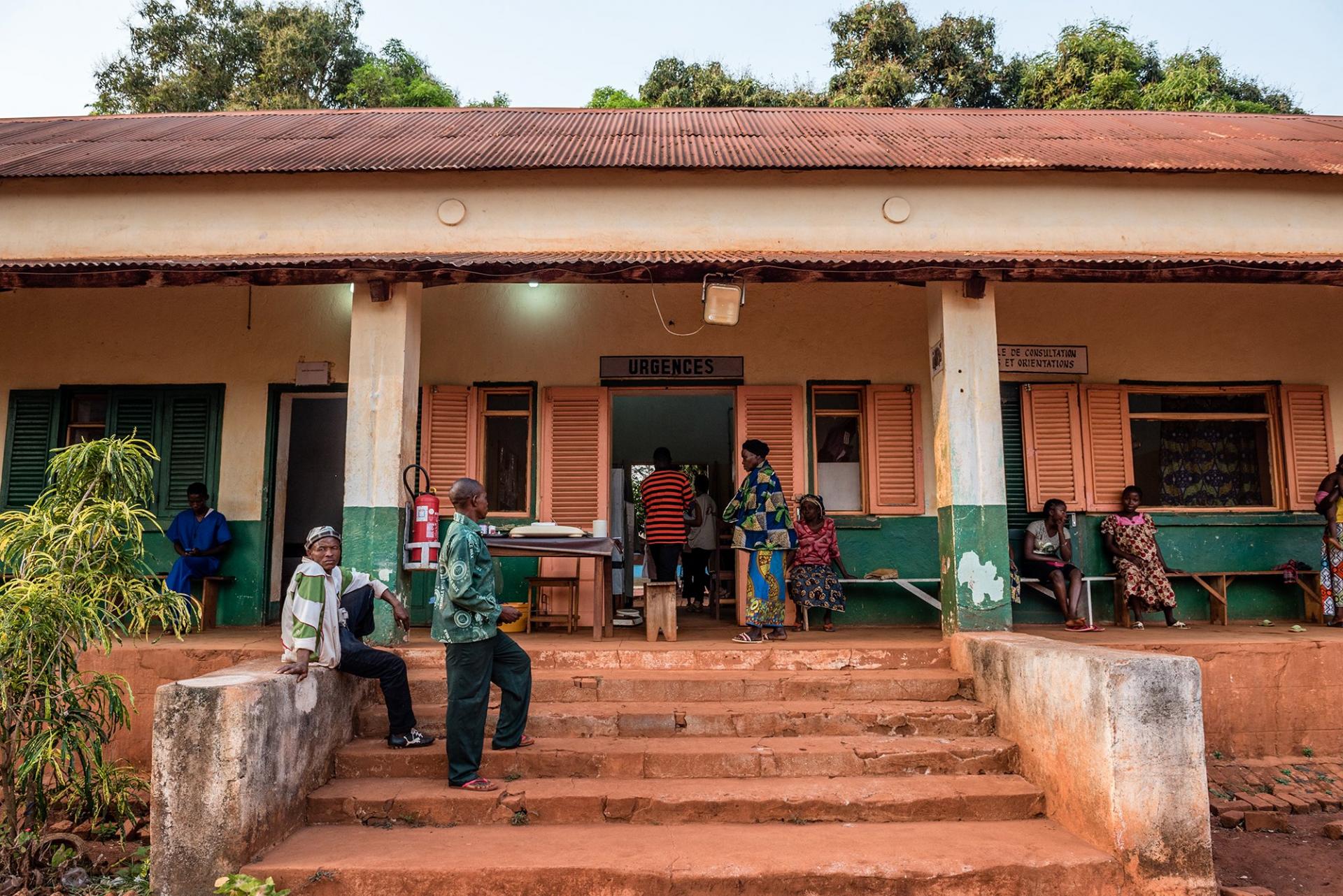 100 very ill patients come to our emergency room daily | MSF