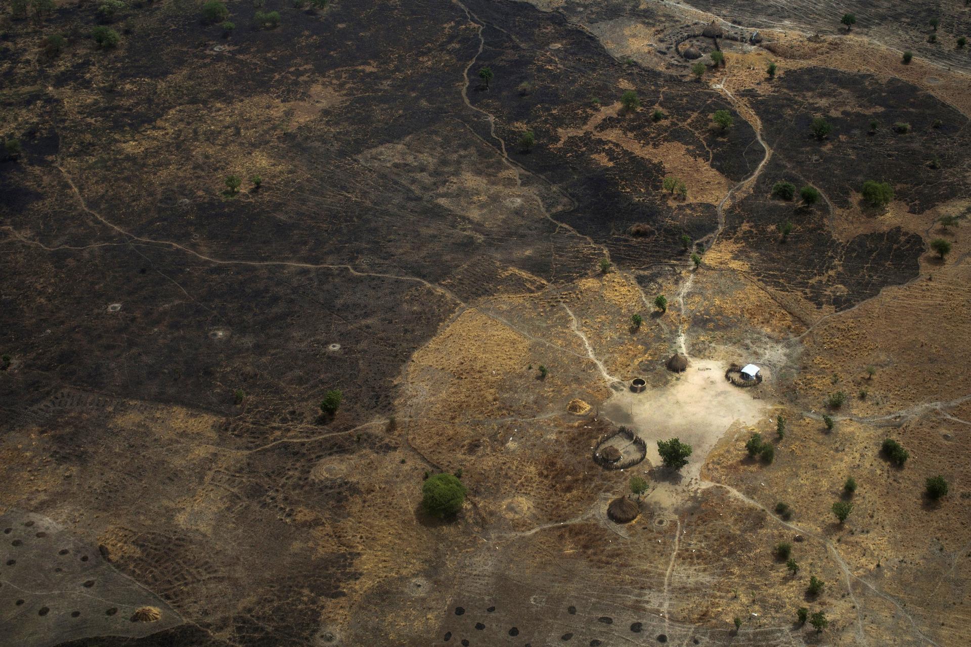 People caught in the frontlines of fighting in Leer and Mayendit ...